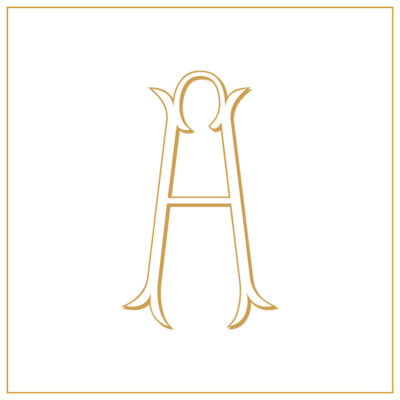 Single Letter & Crest Monogram - Abigail Christine Design